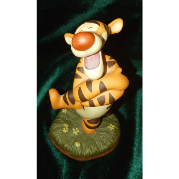 Disney | Accents | Disney Collectible Tigger Figurine Bouncing Pooh ...